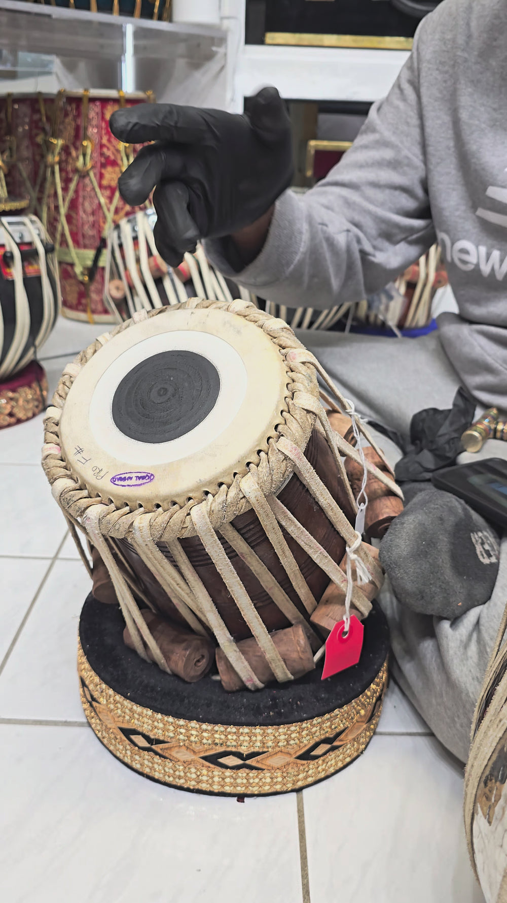 SvarVritt™ Iqbal Pro Dayan — 5.5″ E / F / F♯ Red Sheesham | Slight Ope ...